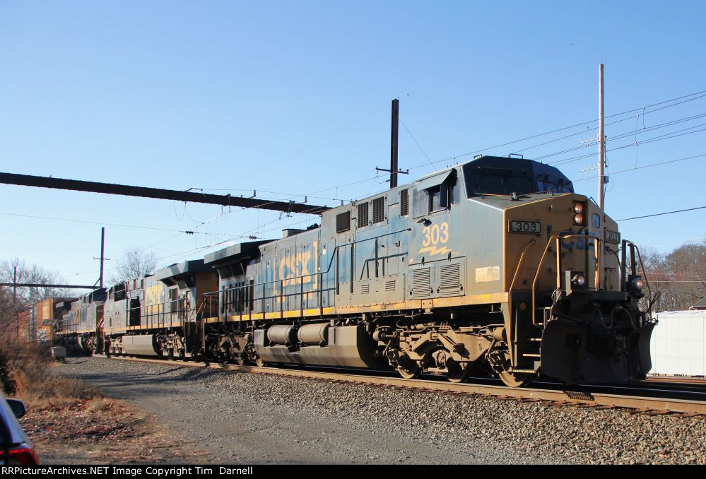 CSX 303 leads M404